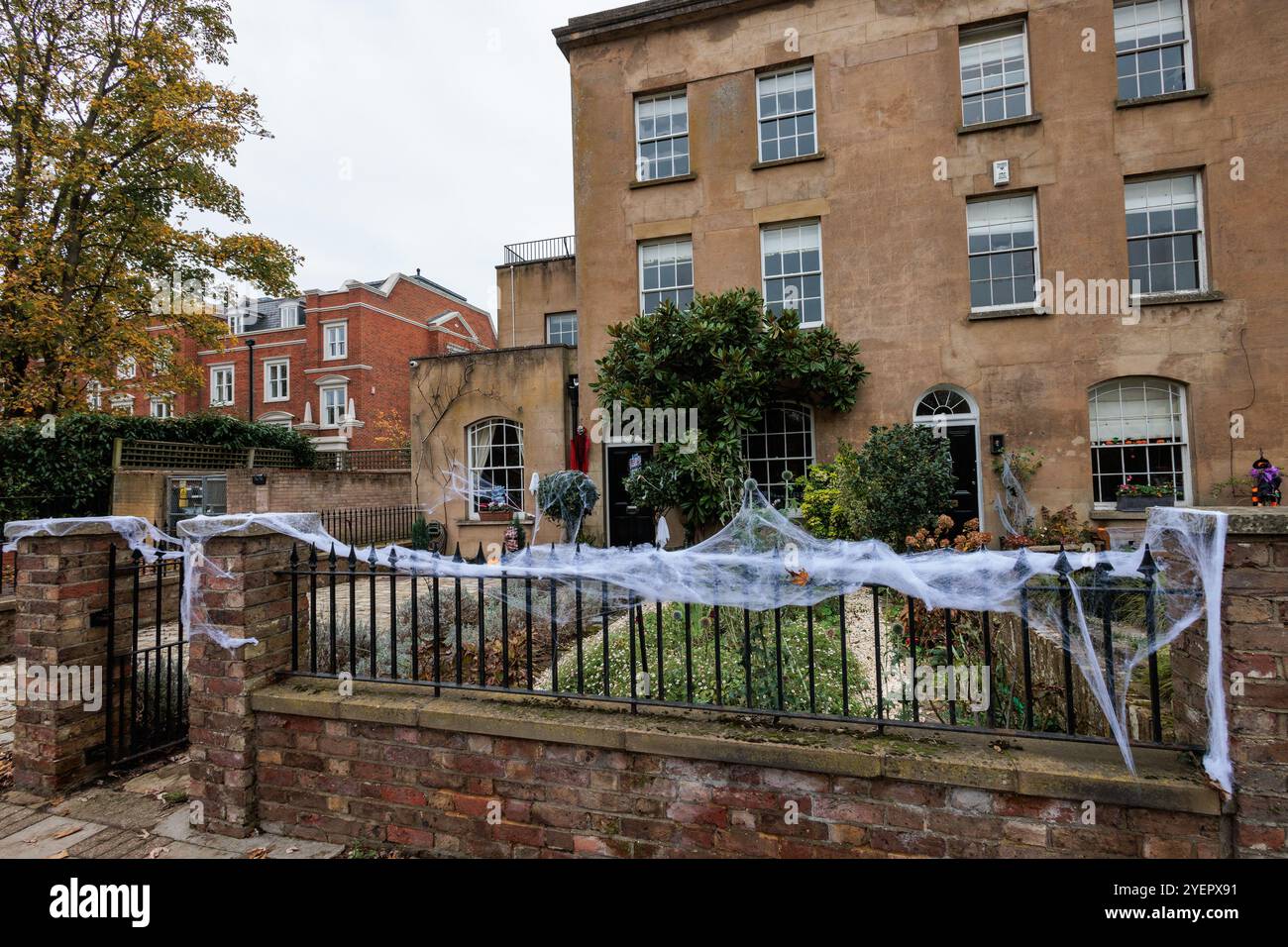Windsor, UK. 31st October, 2024. Halloween cobwebs and other ...