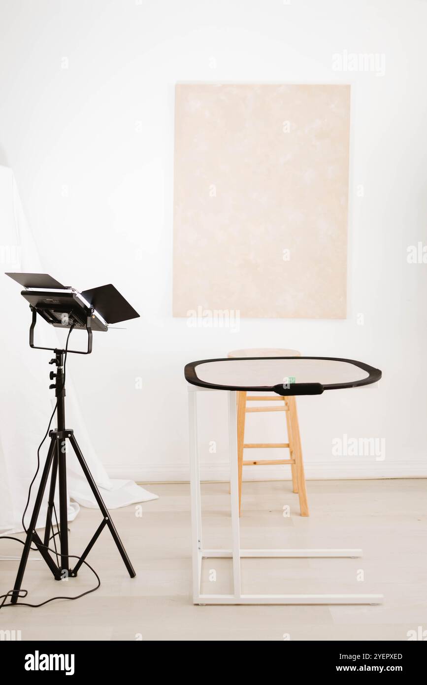 Studio background setup hi-res stock photography and images - Alamy