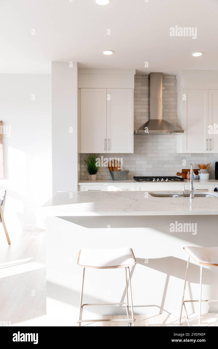 Beautiful modern minimalist kitchen hi-res stock photography and images ...