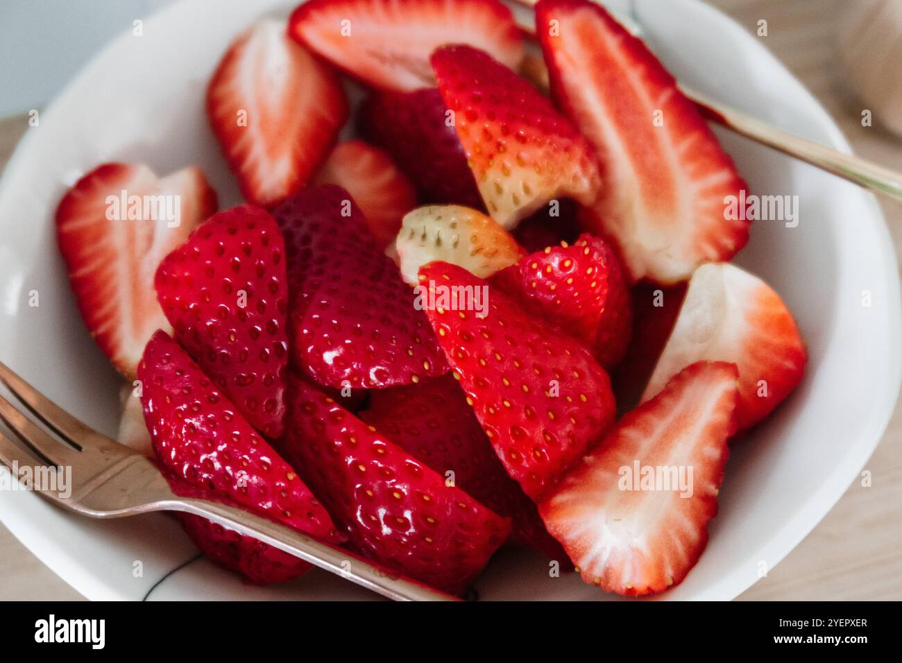 Cut fresh juicy strawberries hi-res stock photography and images - Alamy