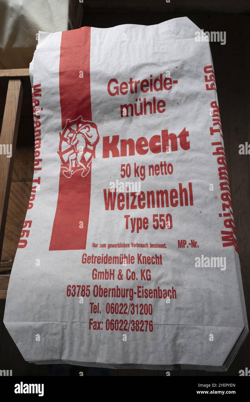 Empty sack hi-res stock photography and images - Alamy