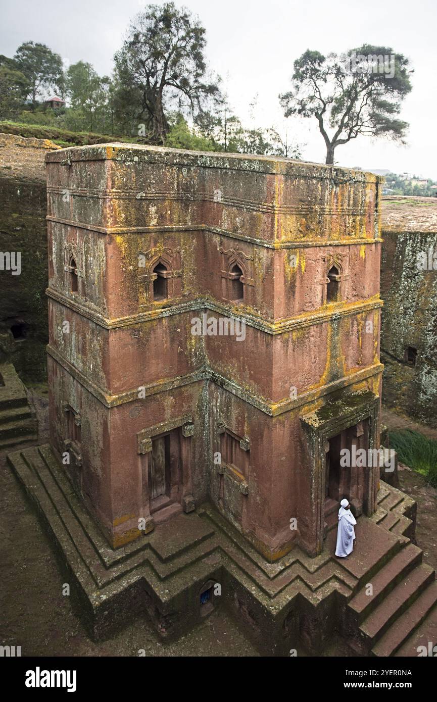 Underground monolithic rock church Biete Giyorgis, Saint George ...