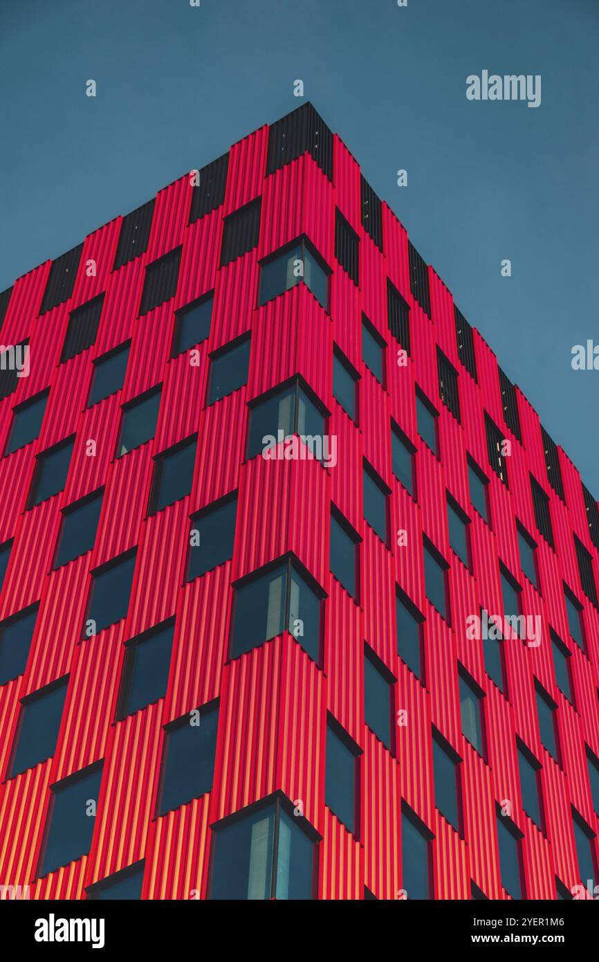 Pink sky on glass building hi-res stock photography and images - Alamy