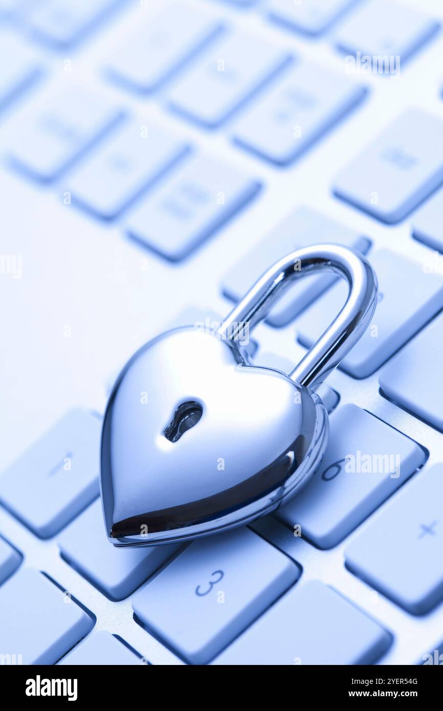 Heart key and keyboard Stock Photo - Alamy