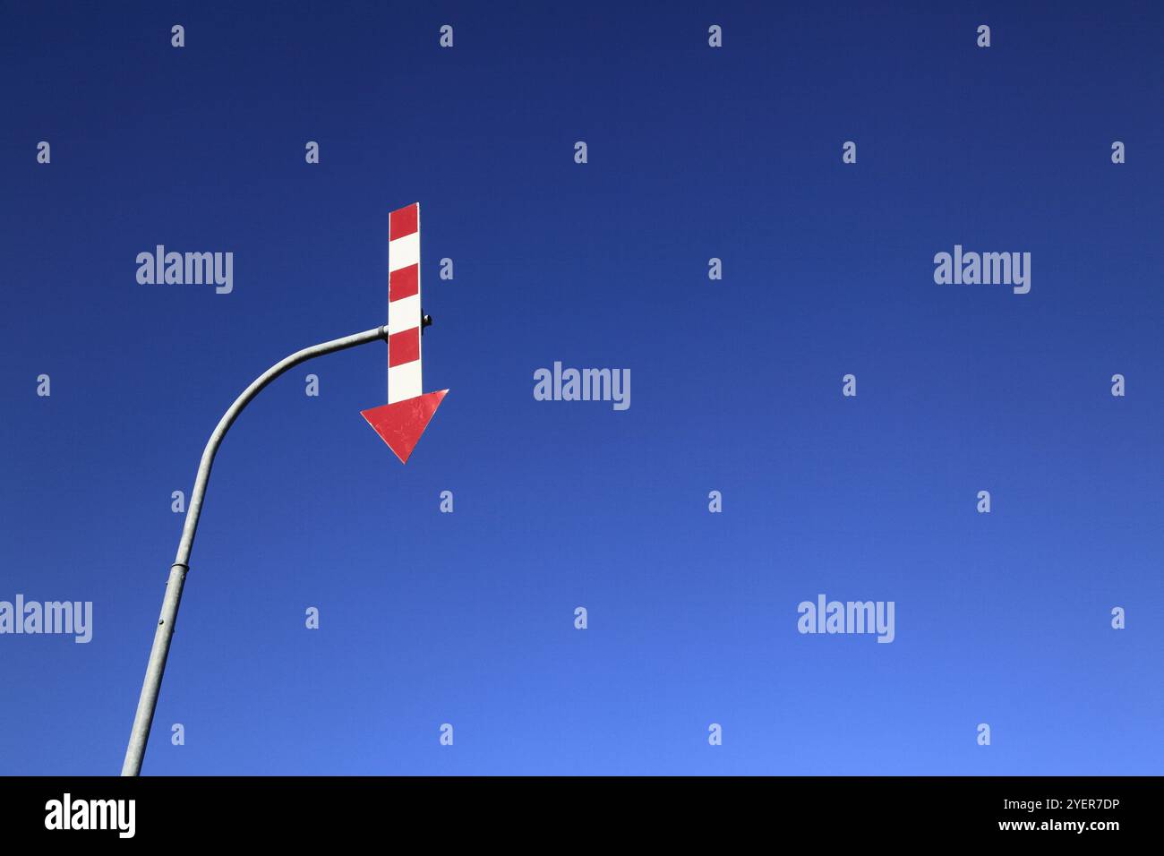 Road sign Arrow feather Stock Photo - Alamy