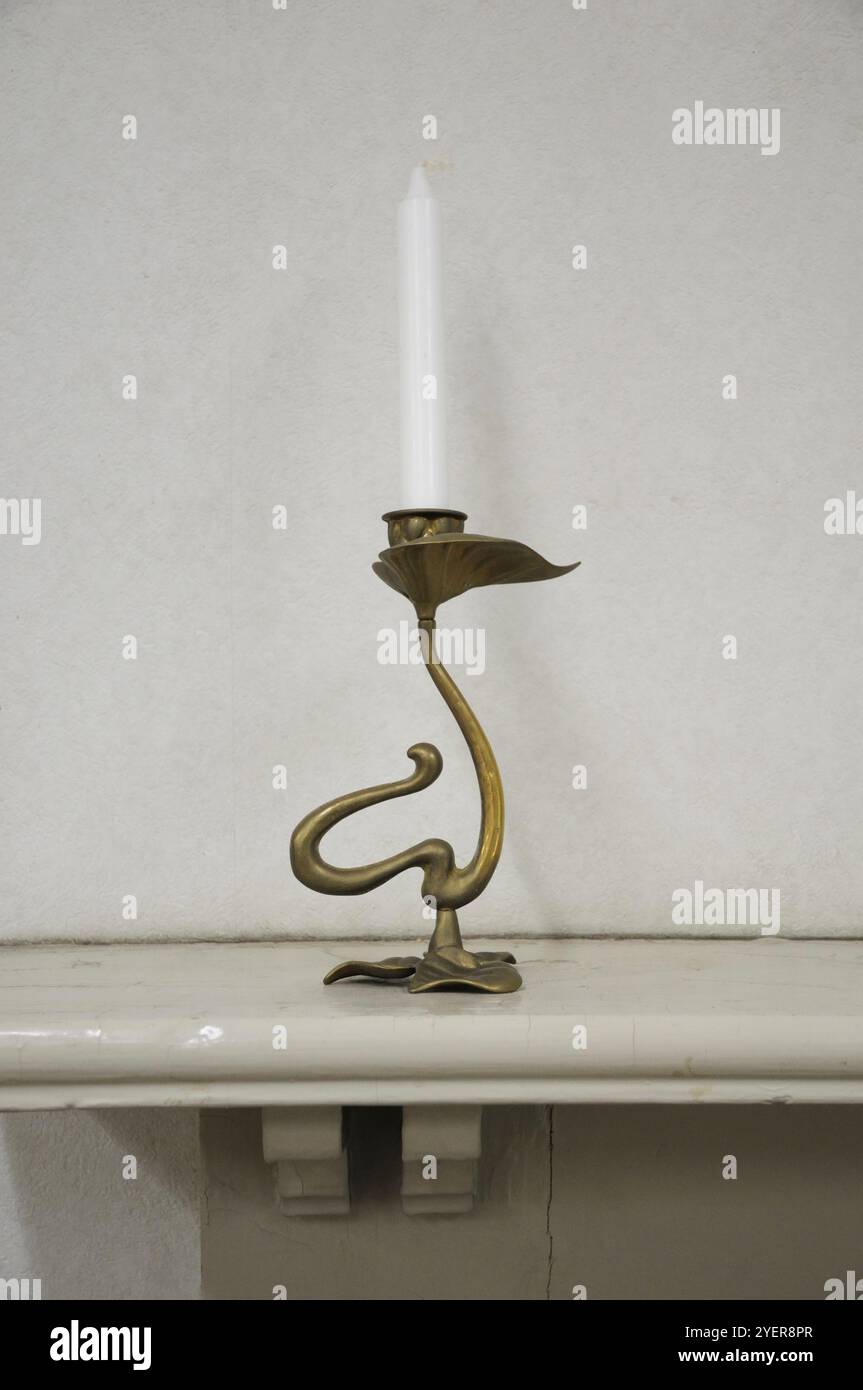 Lighting style hi-res stock photography and images - Alamy