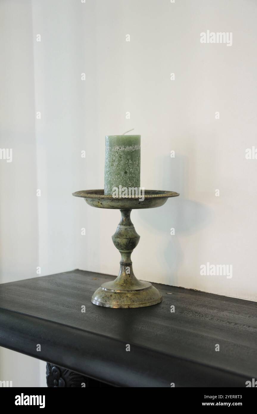 Candlestick hi-res stock photography and images - Alamy