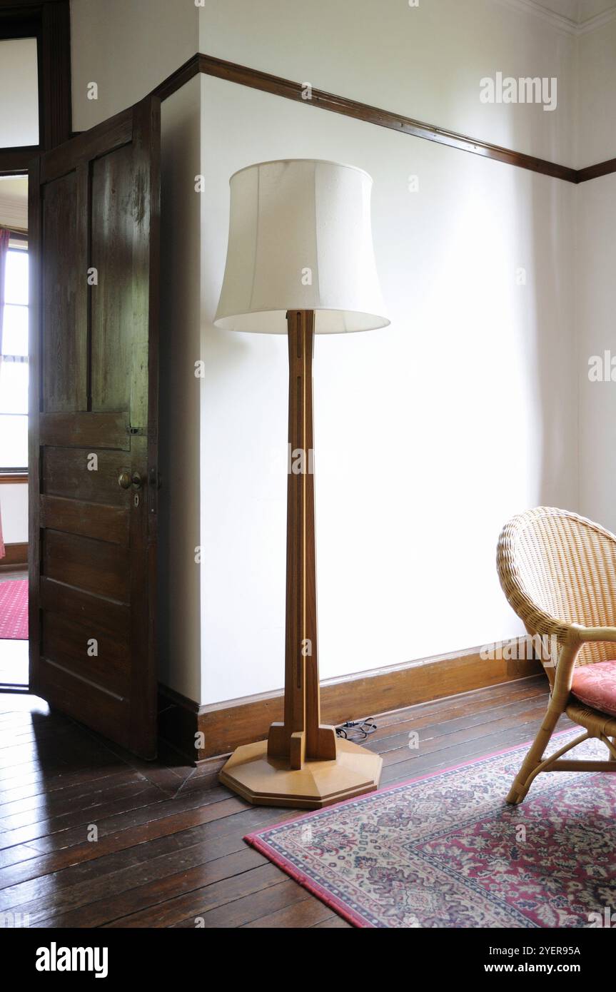 Style stand hi-res stock photography and images - Alamy