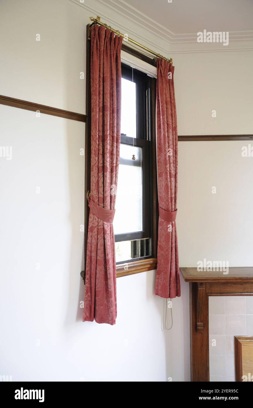 Style curtains hi-res stock photography and images - Alamy