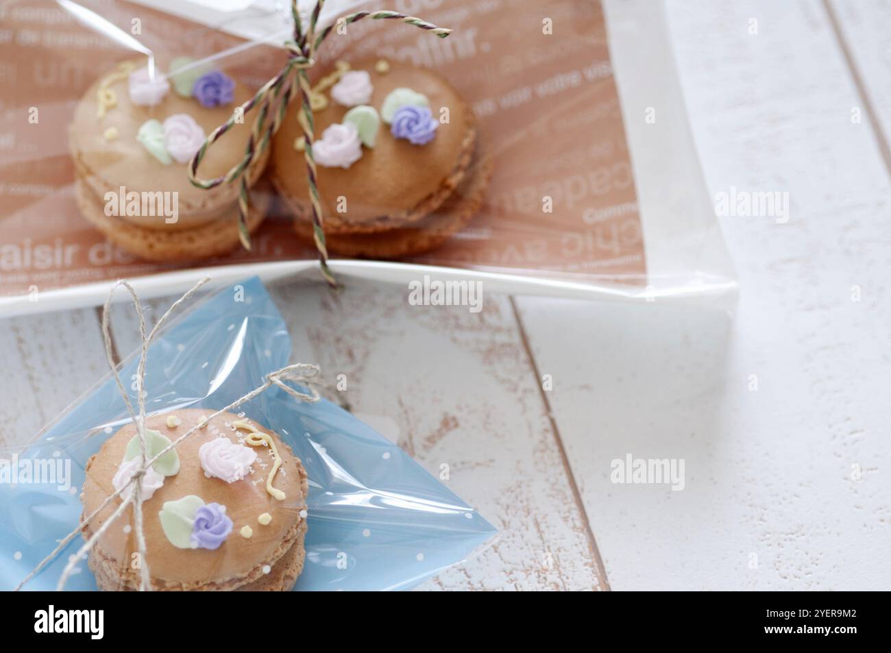 Natural wrapping hi-res stock photography and images - Alamy