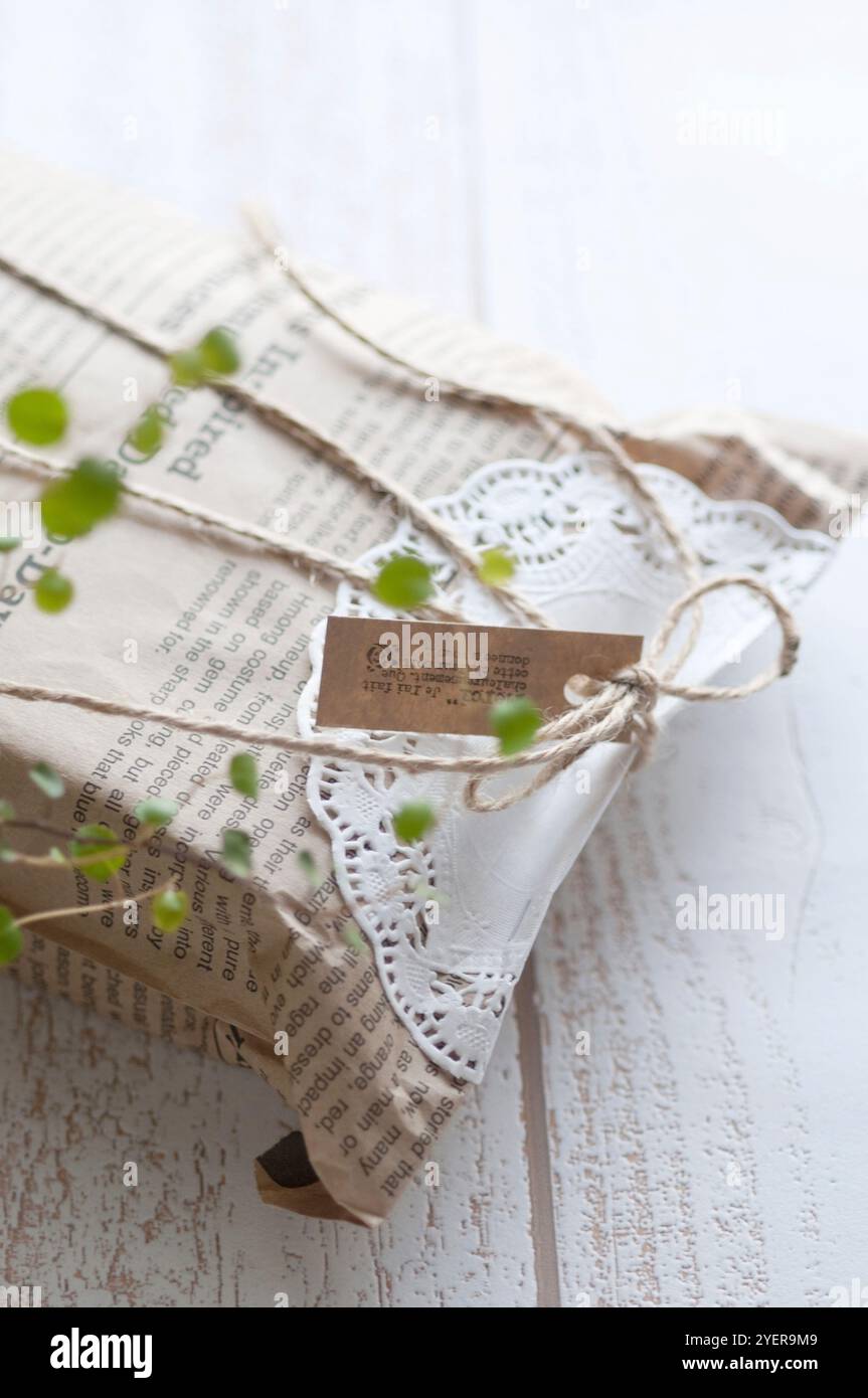 Wrapping goods hi-res stock photography and images - Alamy