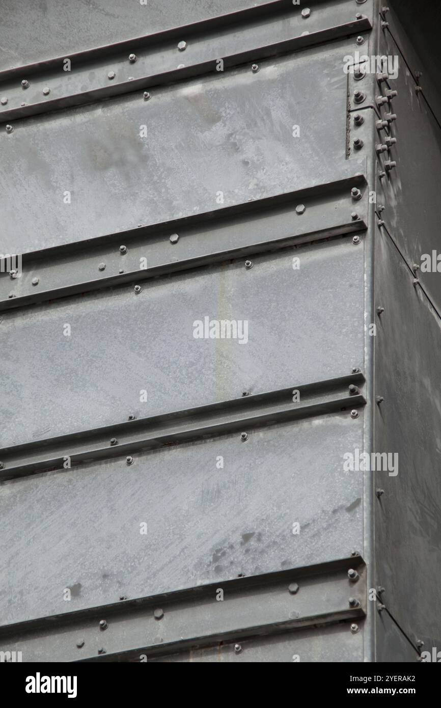 Steel columns hi-res stock photography and images - Alamy