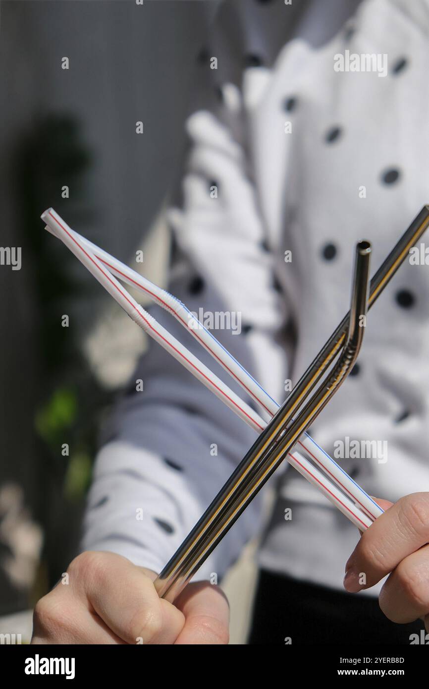 Collapsible straw hi-res stock photography and images - Alamy