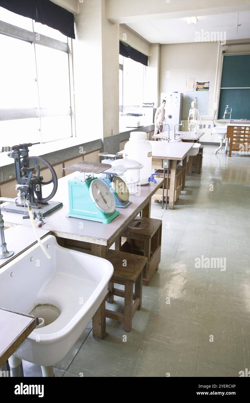 Chemistry room hi-res stock photography and images - Alamy