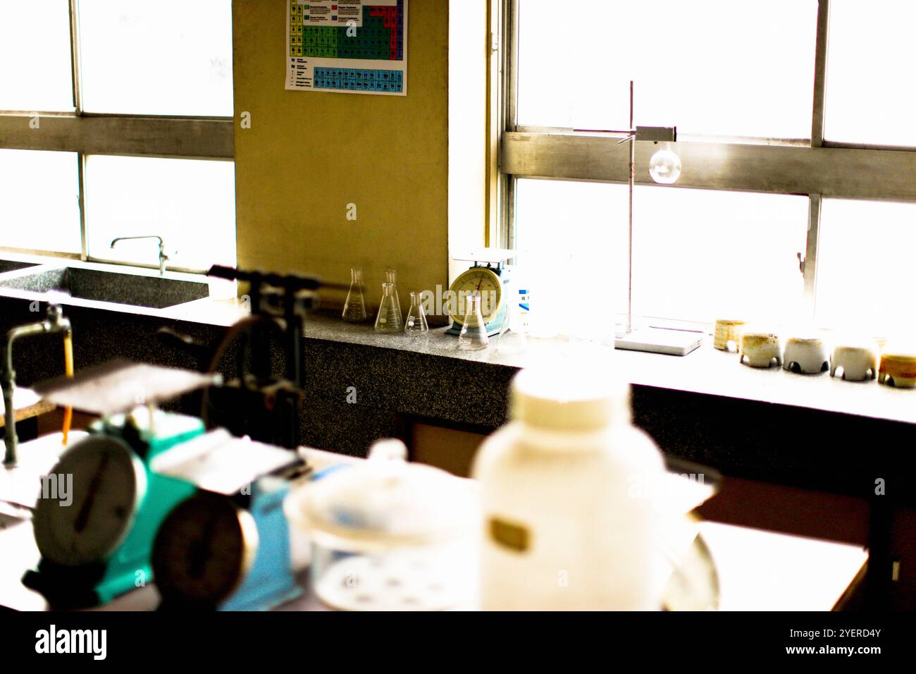 Science room hi-res stock photography and images - Alamy