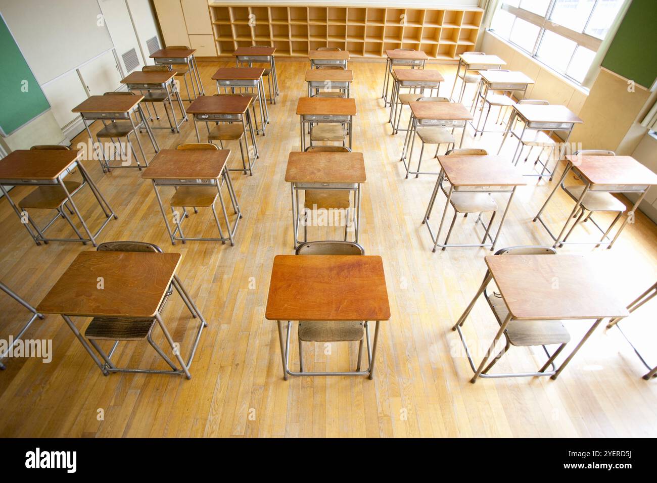 Aisle attendance hi-res stock photography and images - Alamy