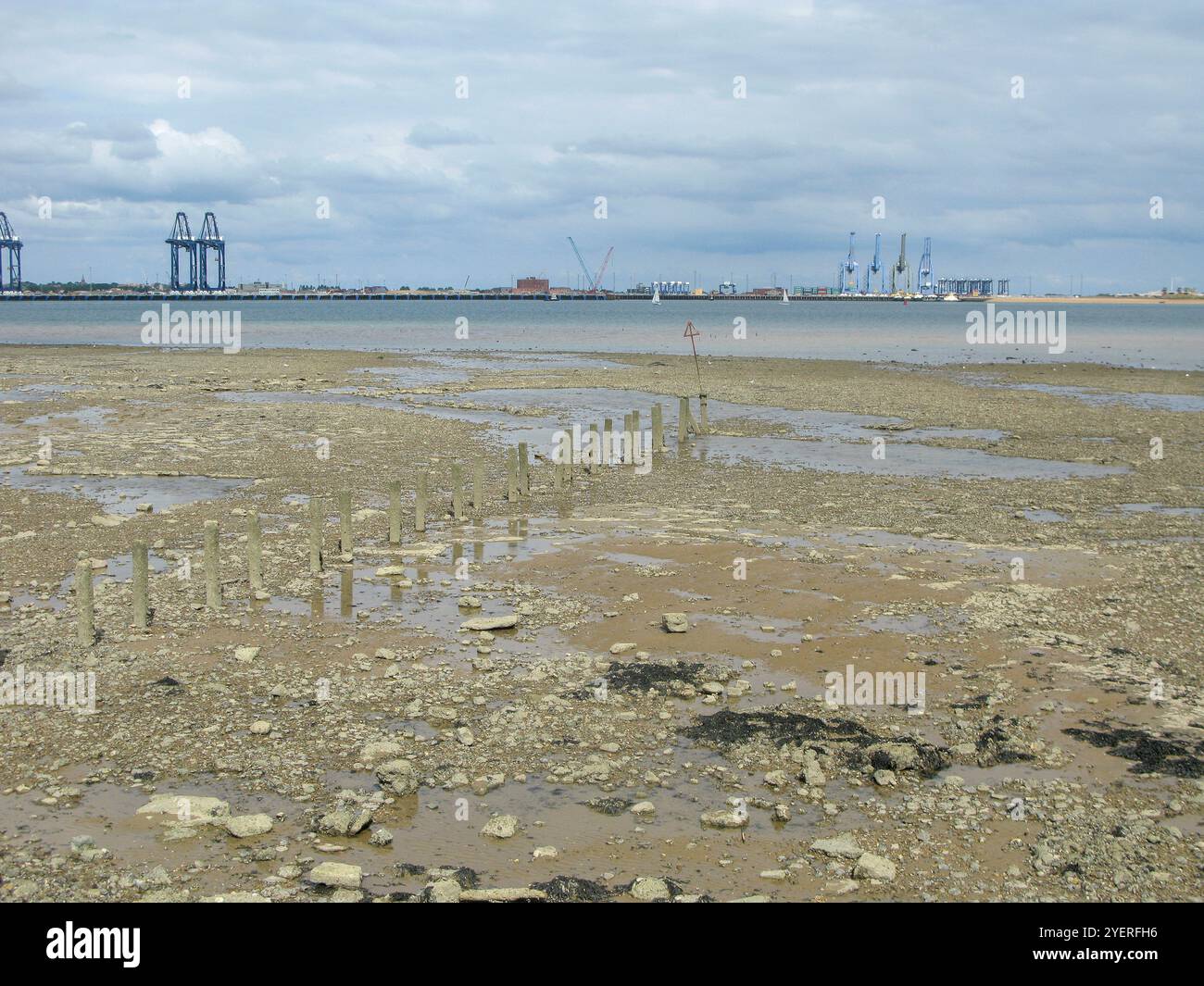 Harwich docks hi-res stock photography and images - Alamy