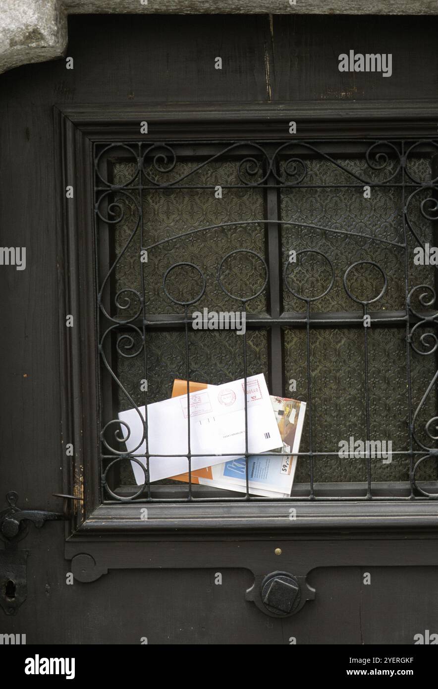 Letter by the window hi-res stock photography and images - Alamy