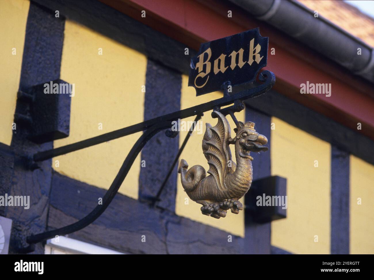 Chinese dragon motif hi-res stock photography and images - Alamy