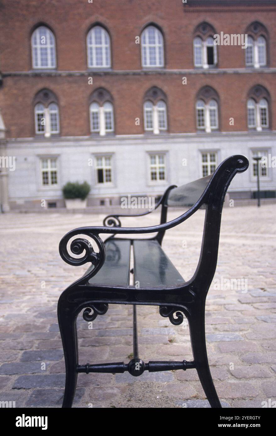 Courtyard bench hi-res stock photography and images - Alamy