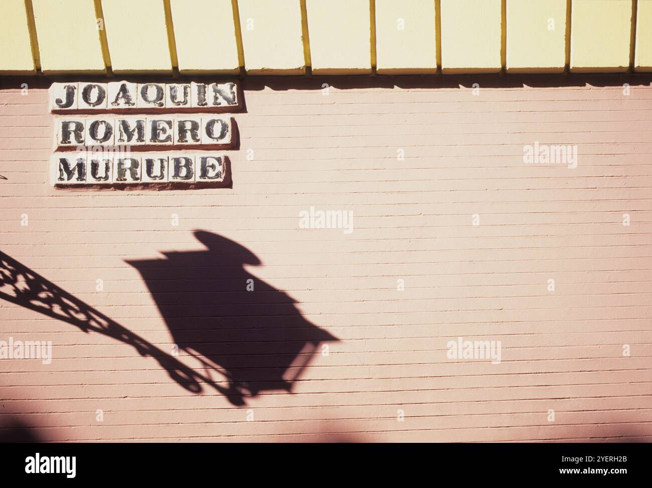 Wall billboard corner hi-res stock photography and images - Alamy