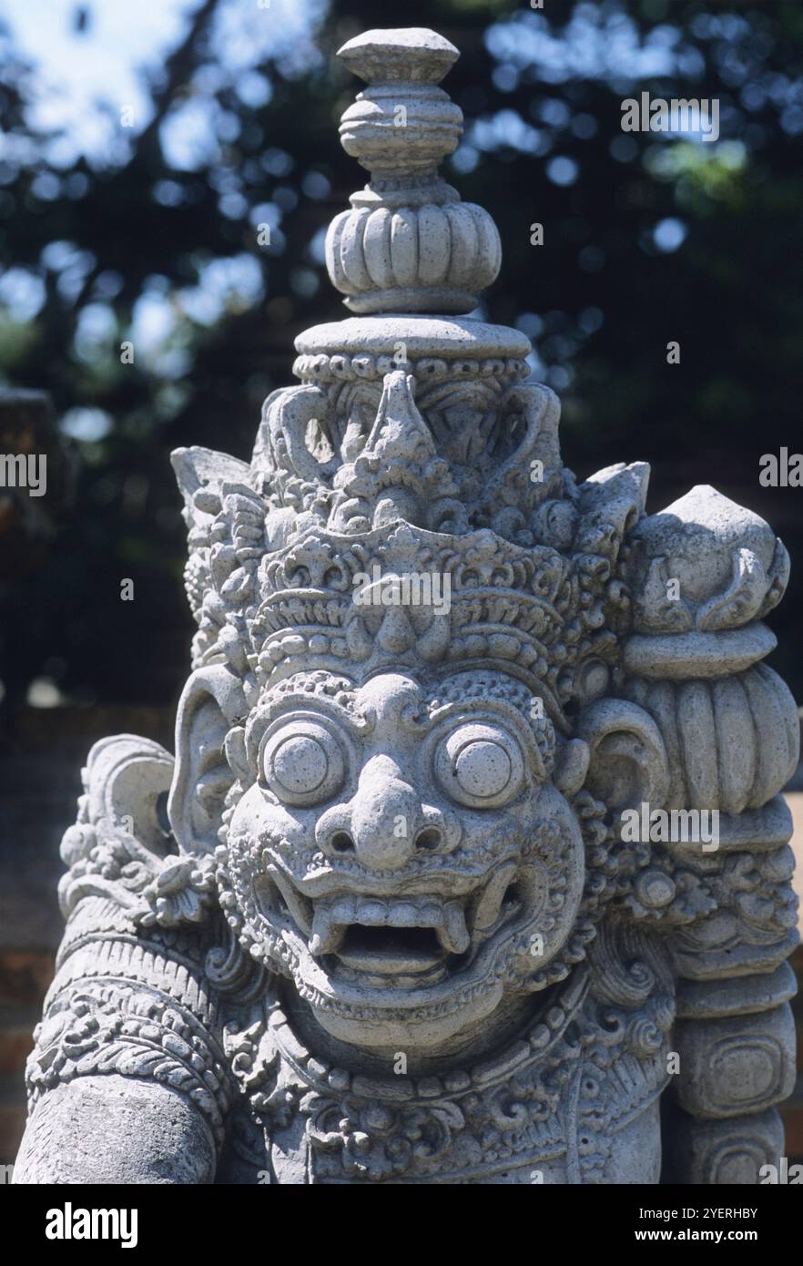 Guardian deity statue hi-res stock photography and images - Alamy