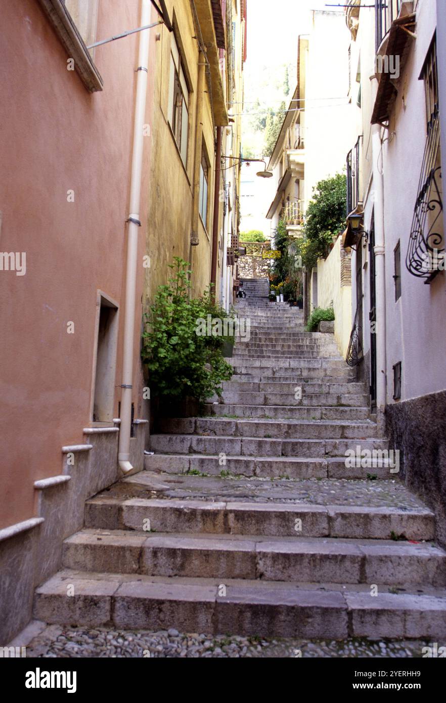 Stairs building hi-res stock photography and images - Alamy