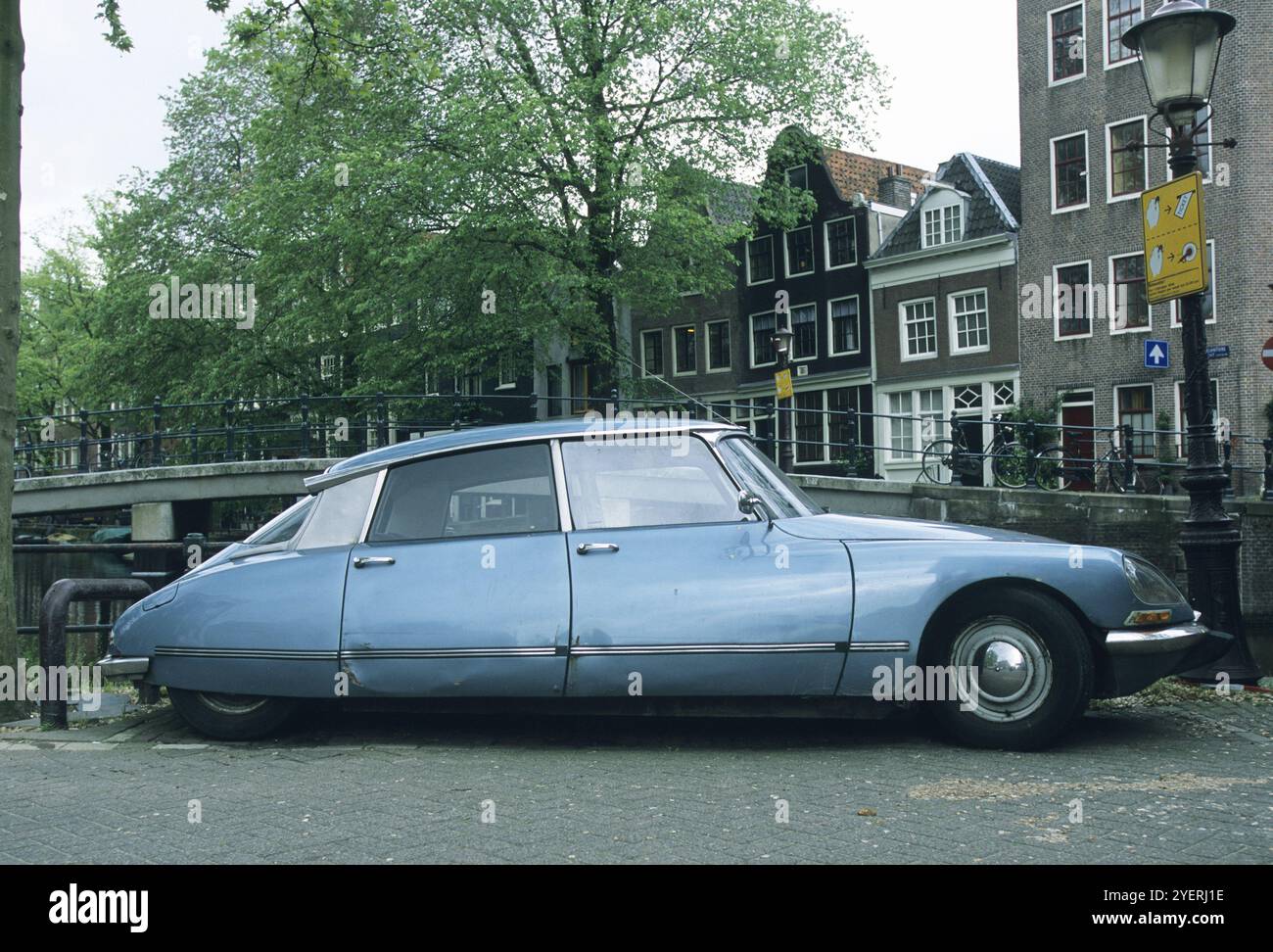 Streamlined in shape hi-res stock photography and images - Alamy