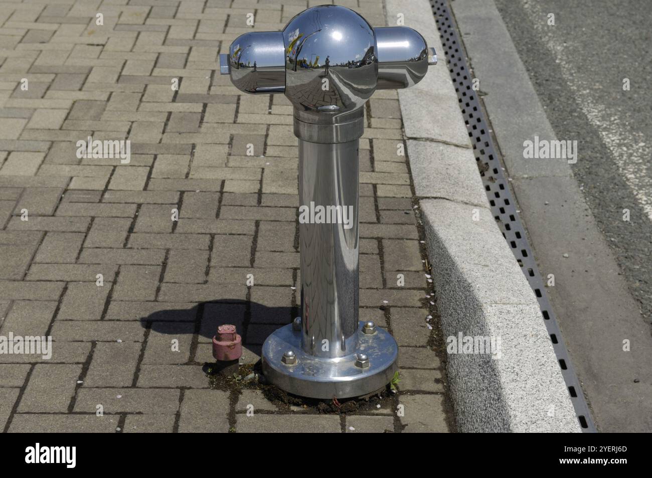 Fire hydrant firefighting equipment hi-res stock photography and images ...