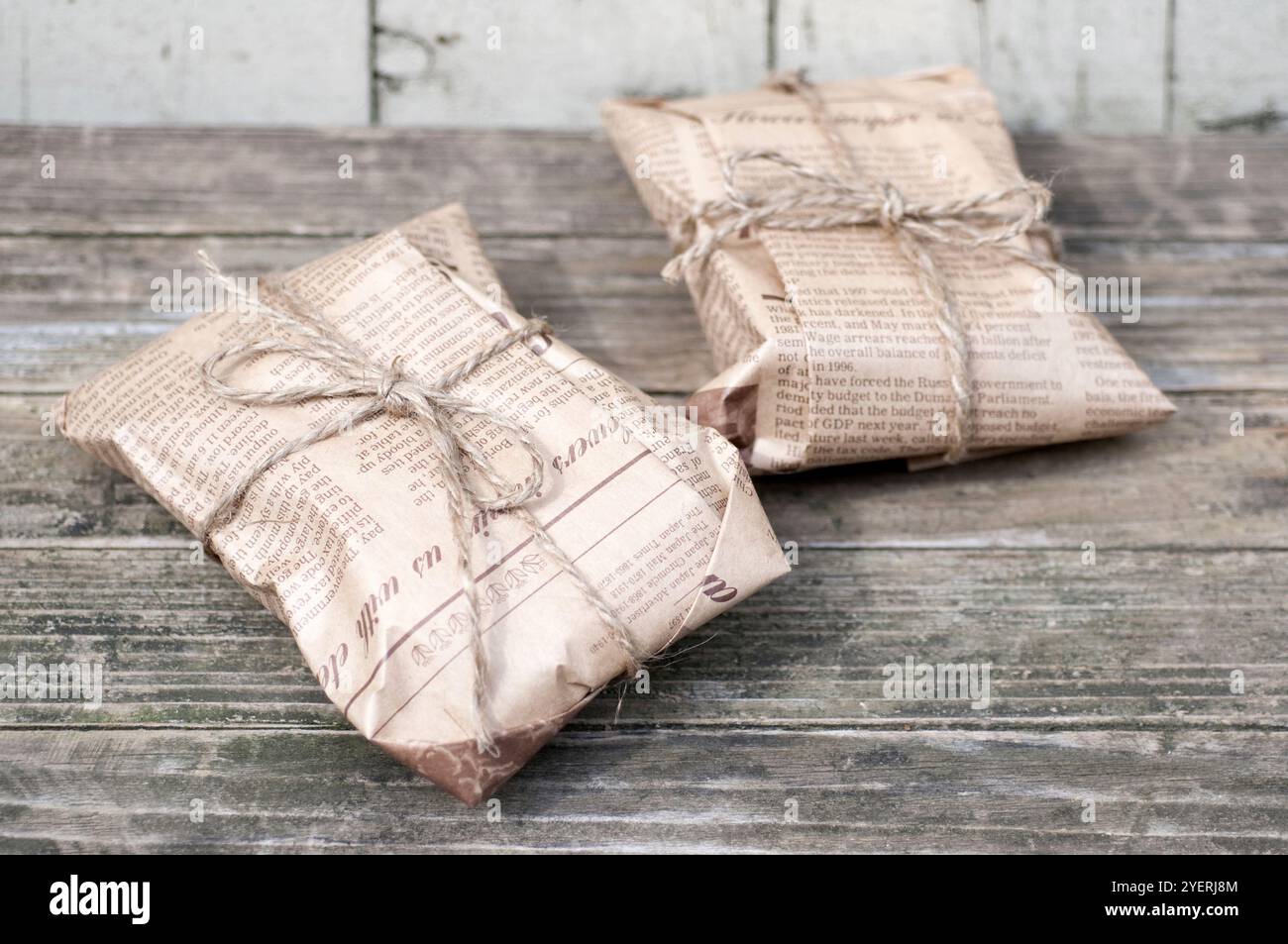 Natural wrapping hi-res stock photography and images - Alamy