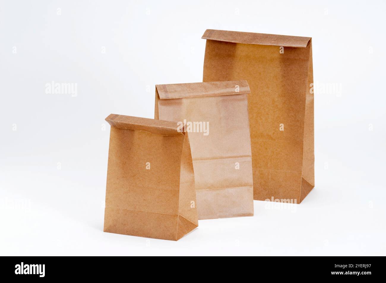 Three white pieces paper hi-res stock photography and images - Alamy