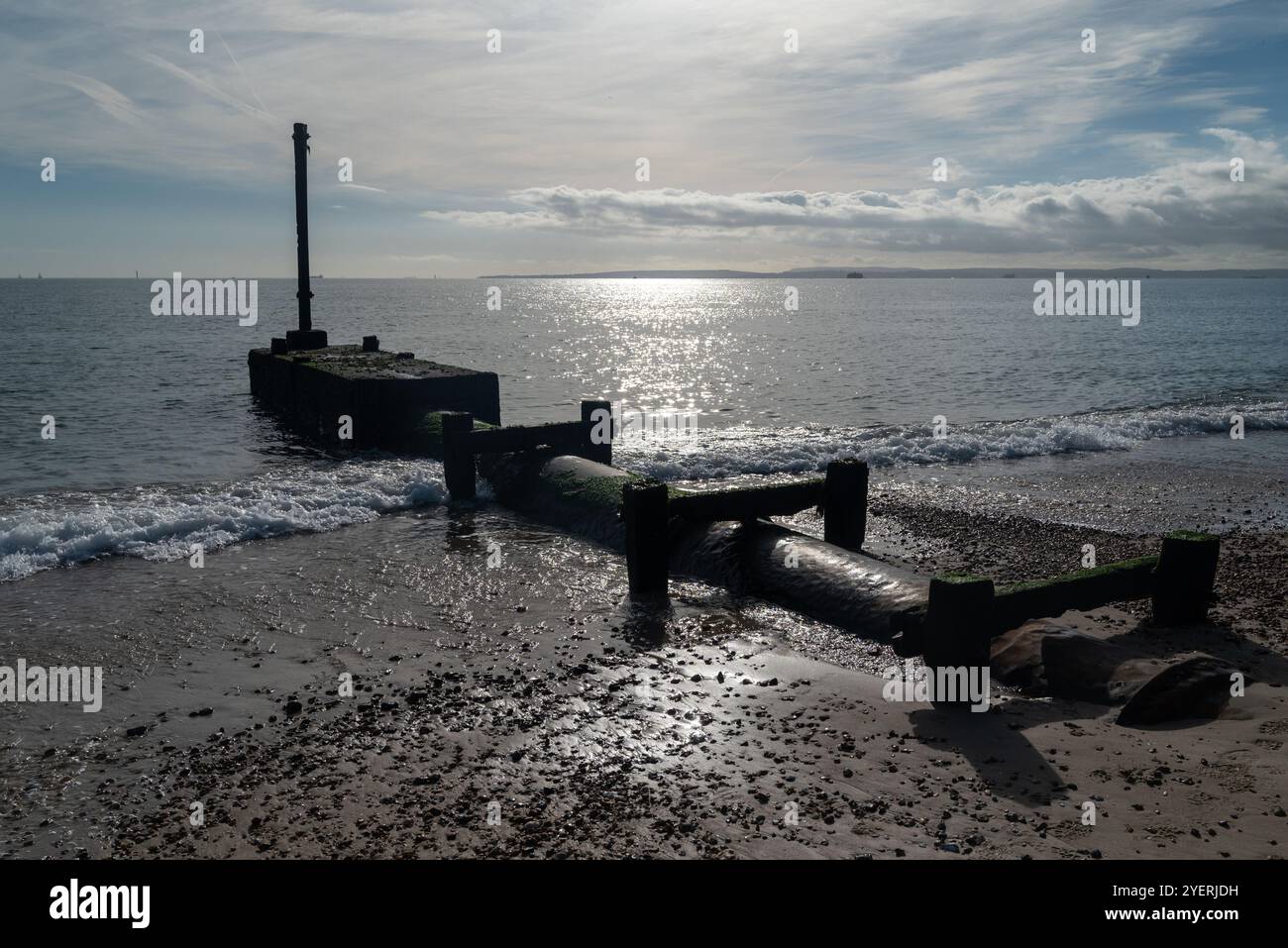 Sewage outlet into sea uk hi-res stock photography and images - Alamy