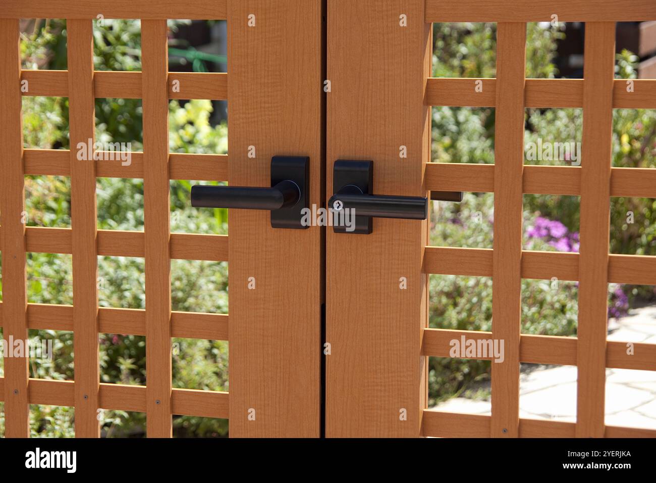 Residence home gate hi-res stock photography and images - Alamy