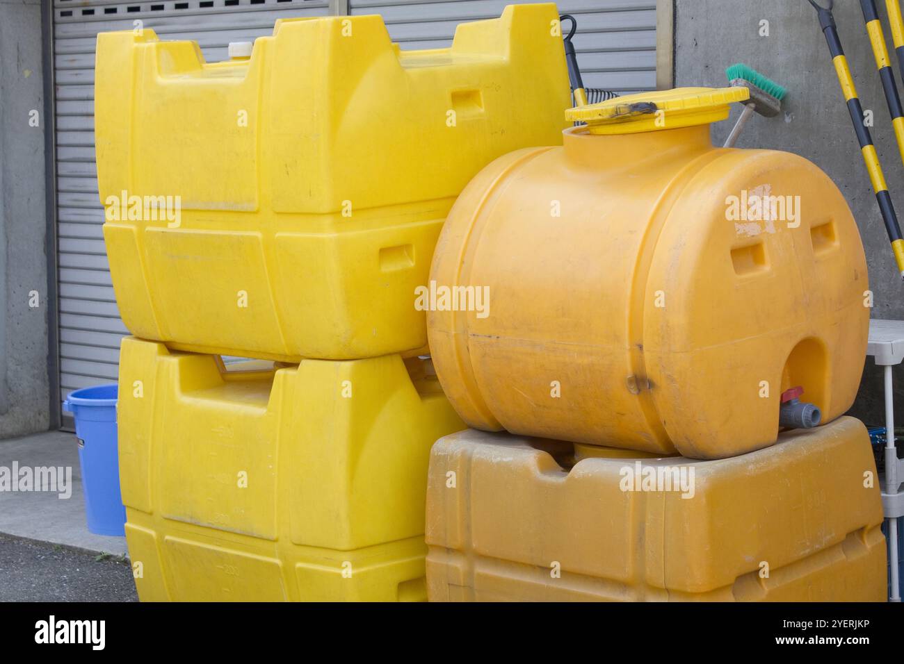 Watering tank hi-res stock photography and images - Alamy