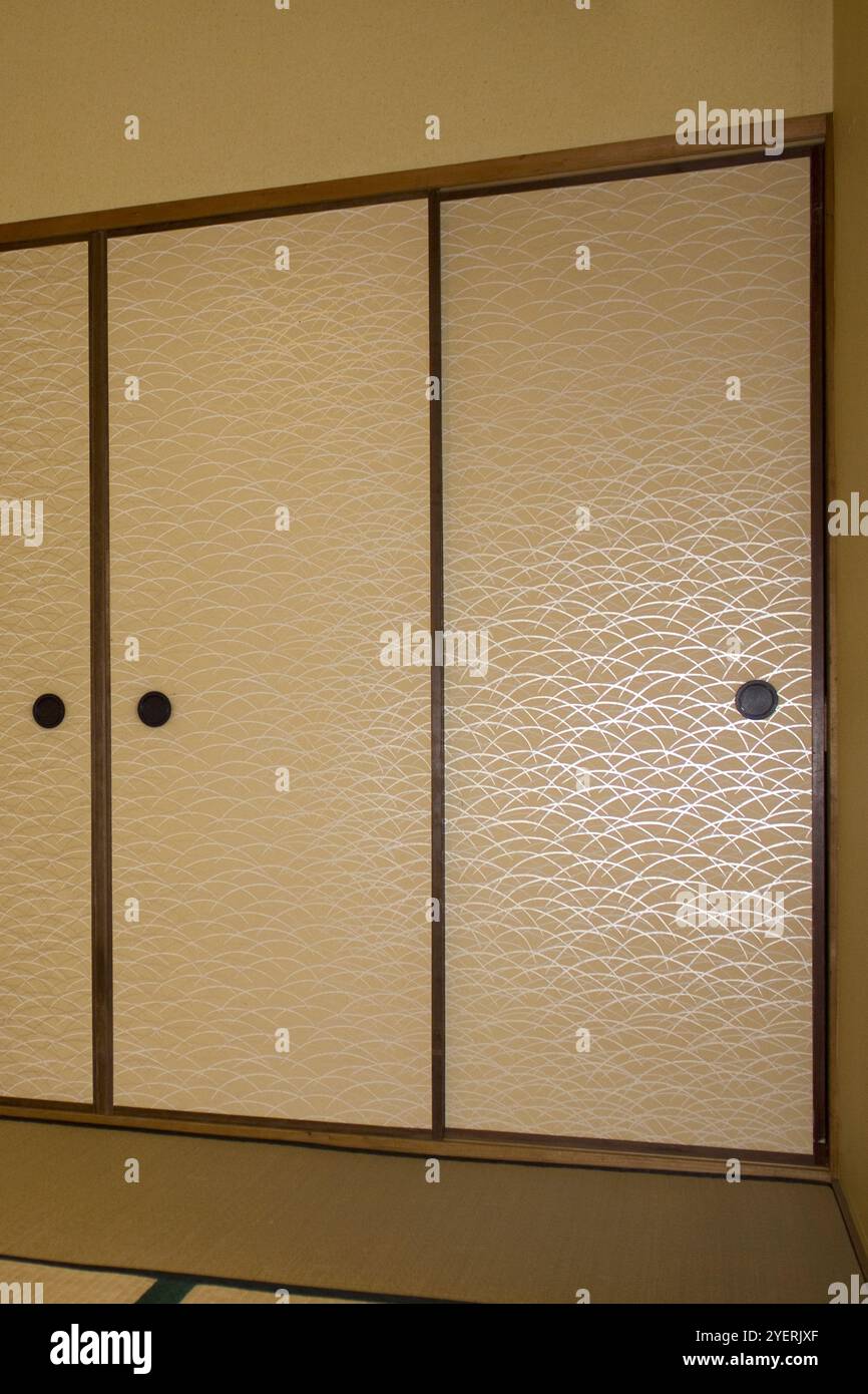 Japanese fusuma hi-res stock photography and images - Alamy