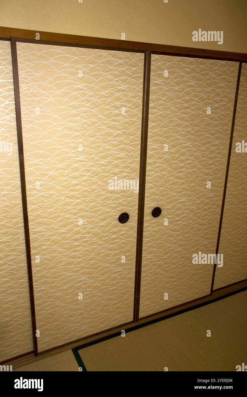 Japanese closet room tatami hi-res stock photography and images - Alamy