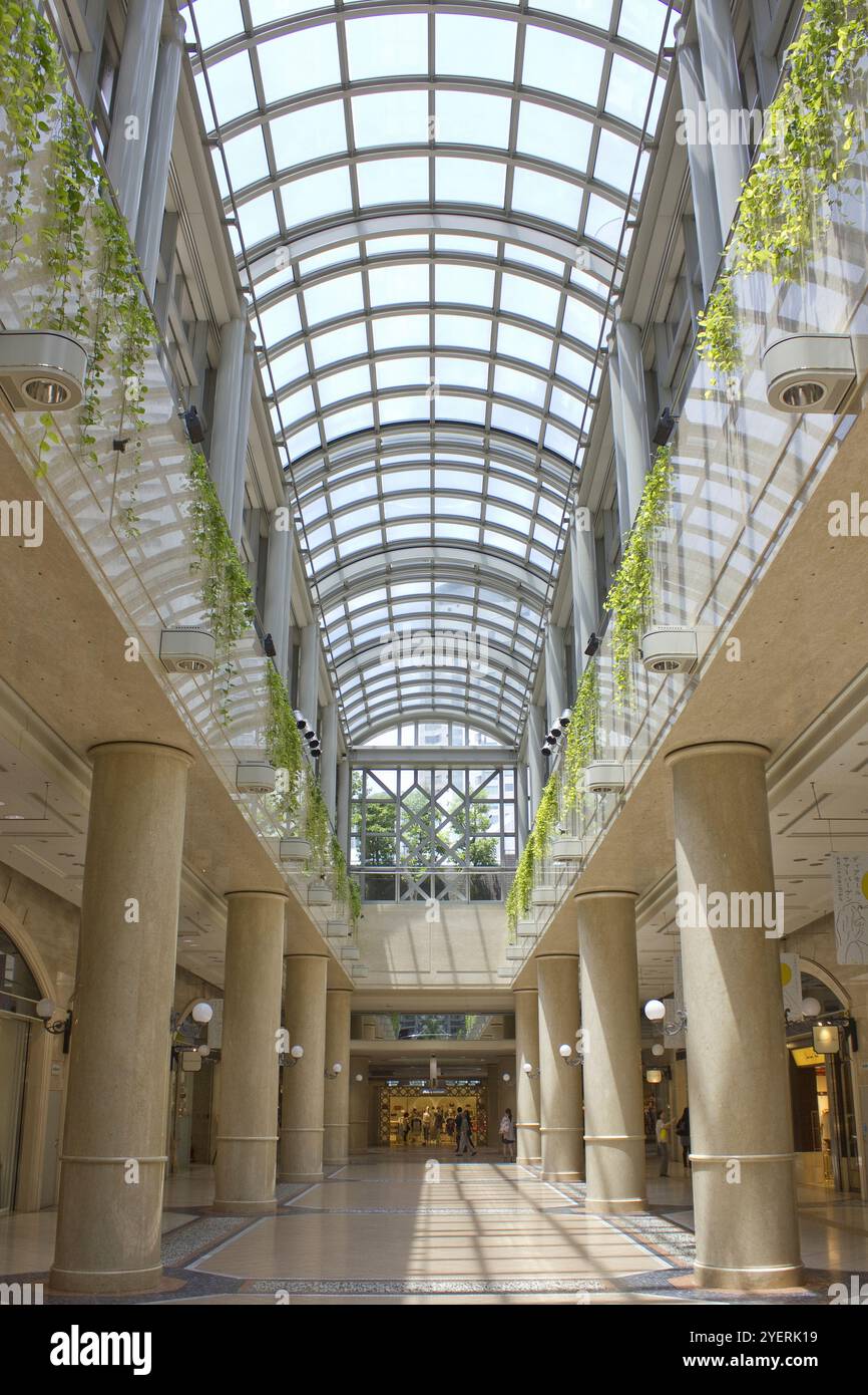 Umeda underground mall hi-res stock photography and images - Alamy
