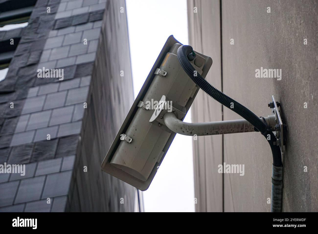 Surveillance camera wire mounted hi-res stock photography and images ...