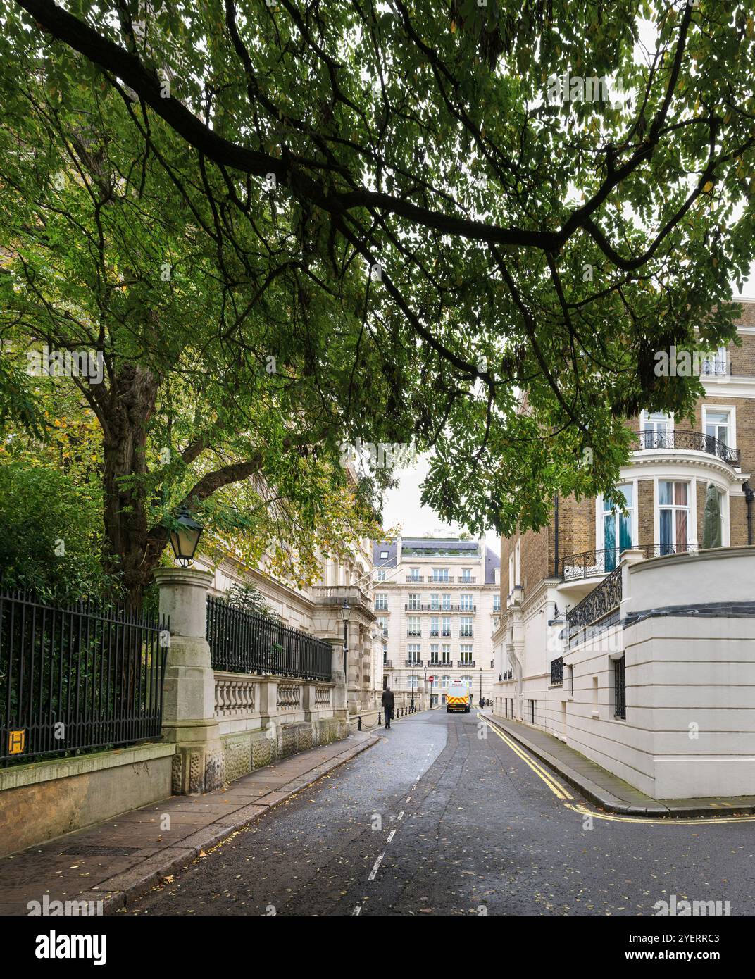 Embassy row london hi-res stock photography and images - Alamy