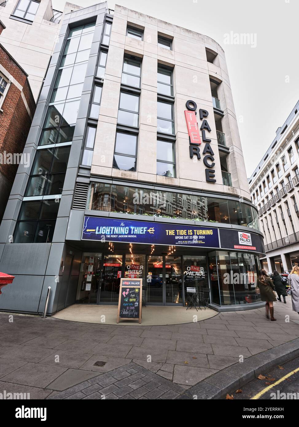 Victoria palace theater hi-res stock photography and images - Alamy