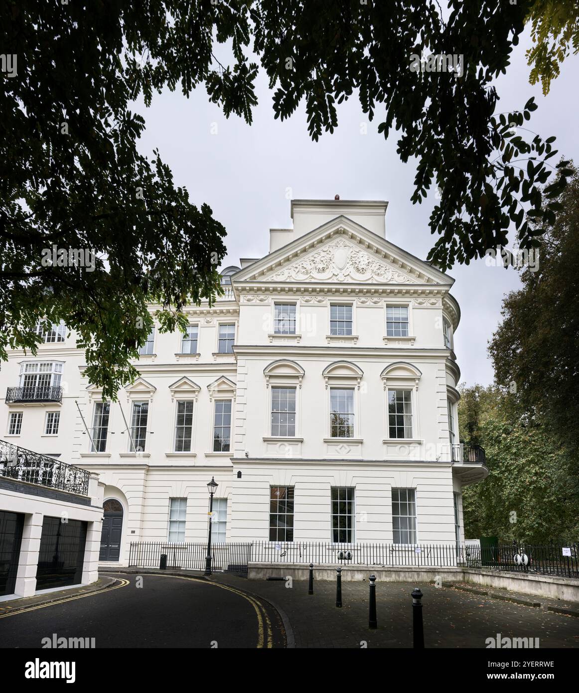 London luxury homes hi-res stock photography and images - Alamy