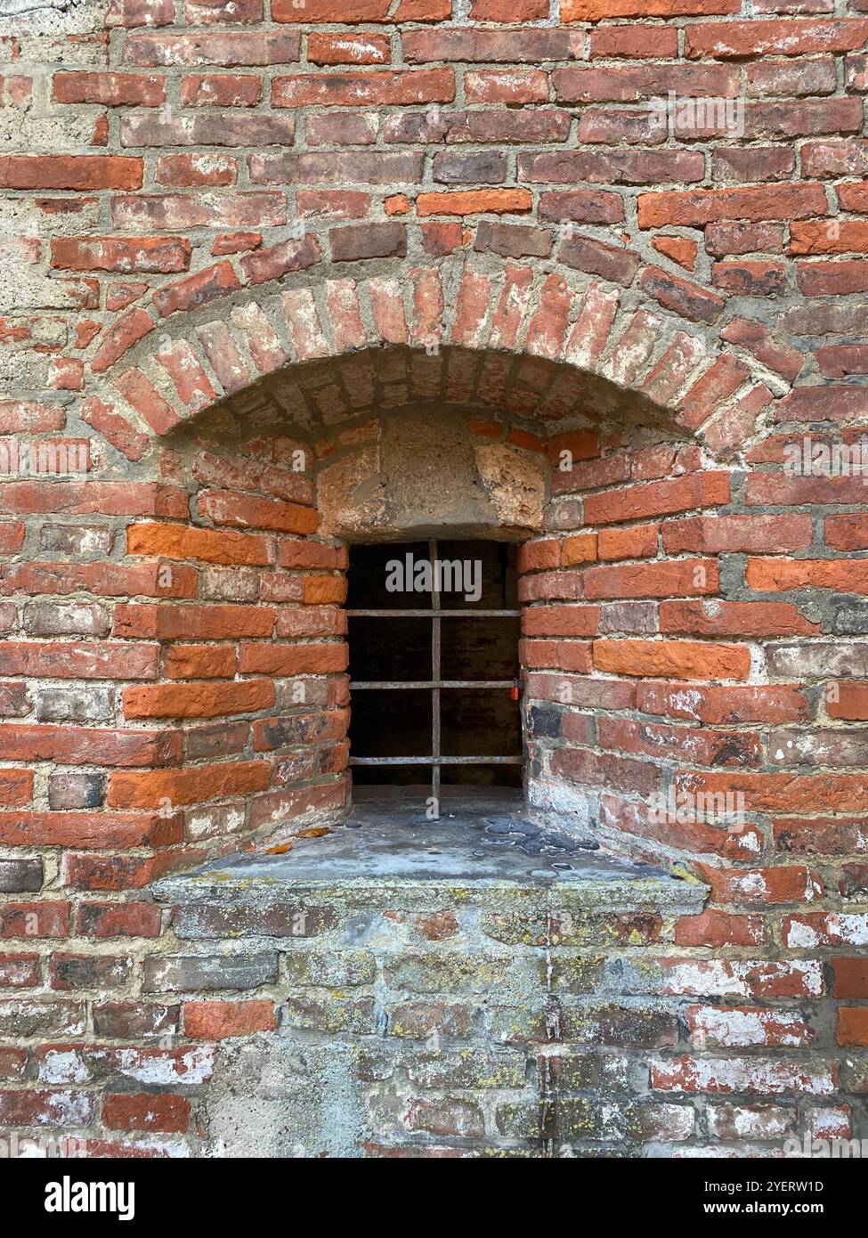 Timeworn bricks hi-res stock photography and images - Alamy