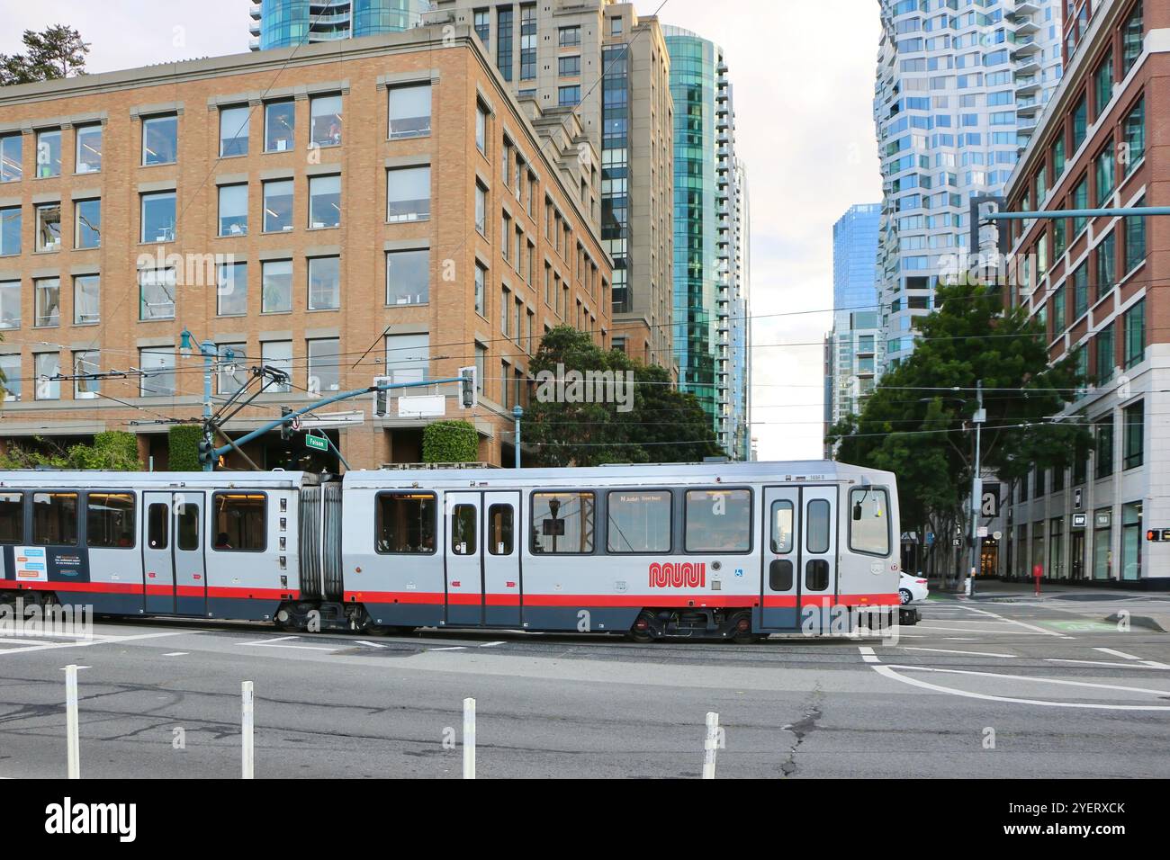High floor light rail vehicle hi-res stock photography and images - Alamy