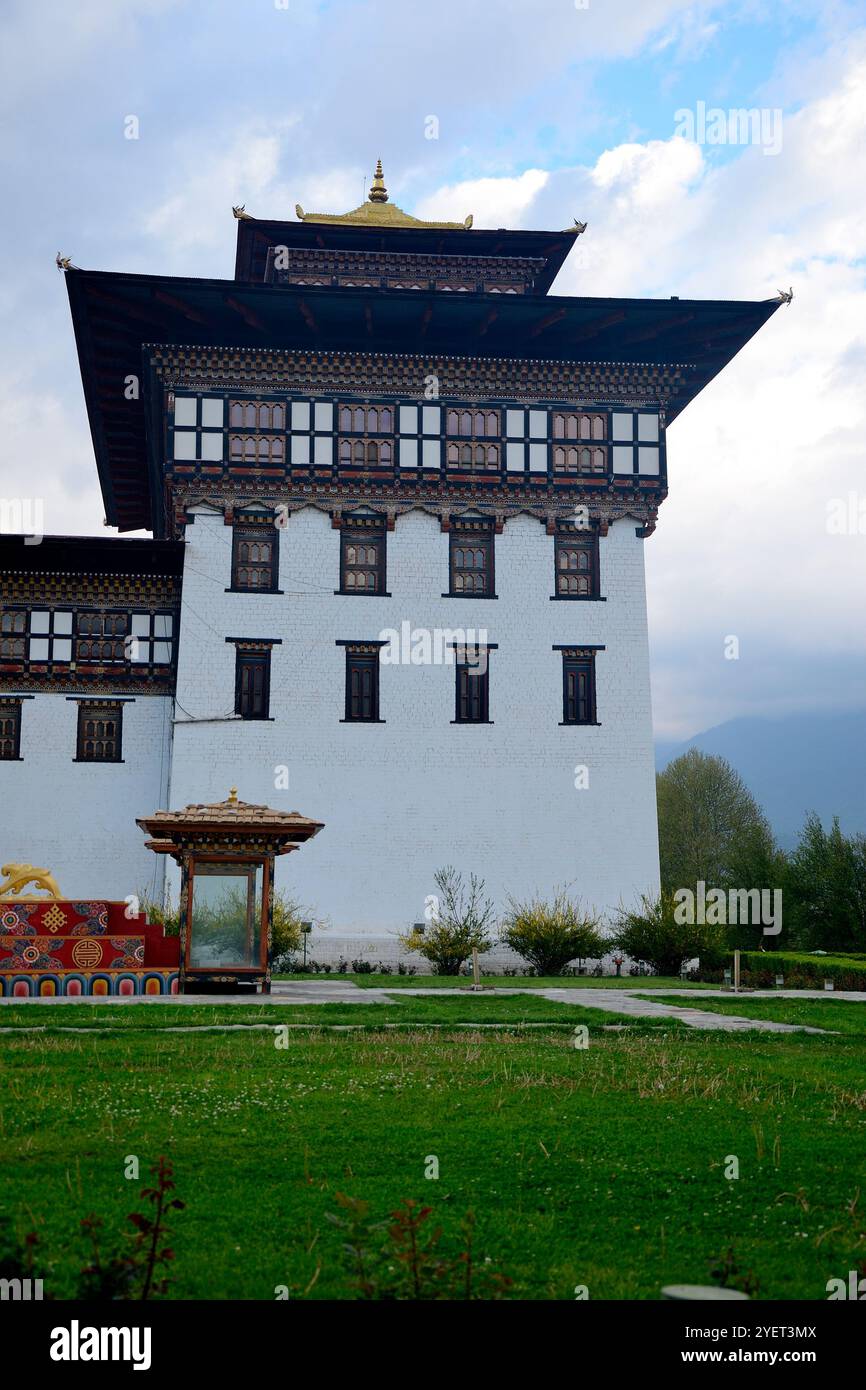 Partial view of the King's Palace also known as Dechencholing Palace ...