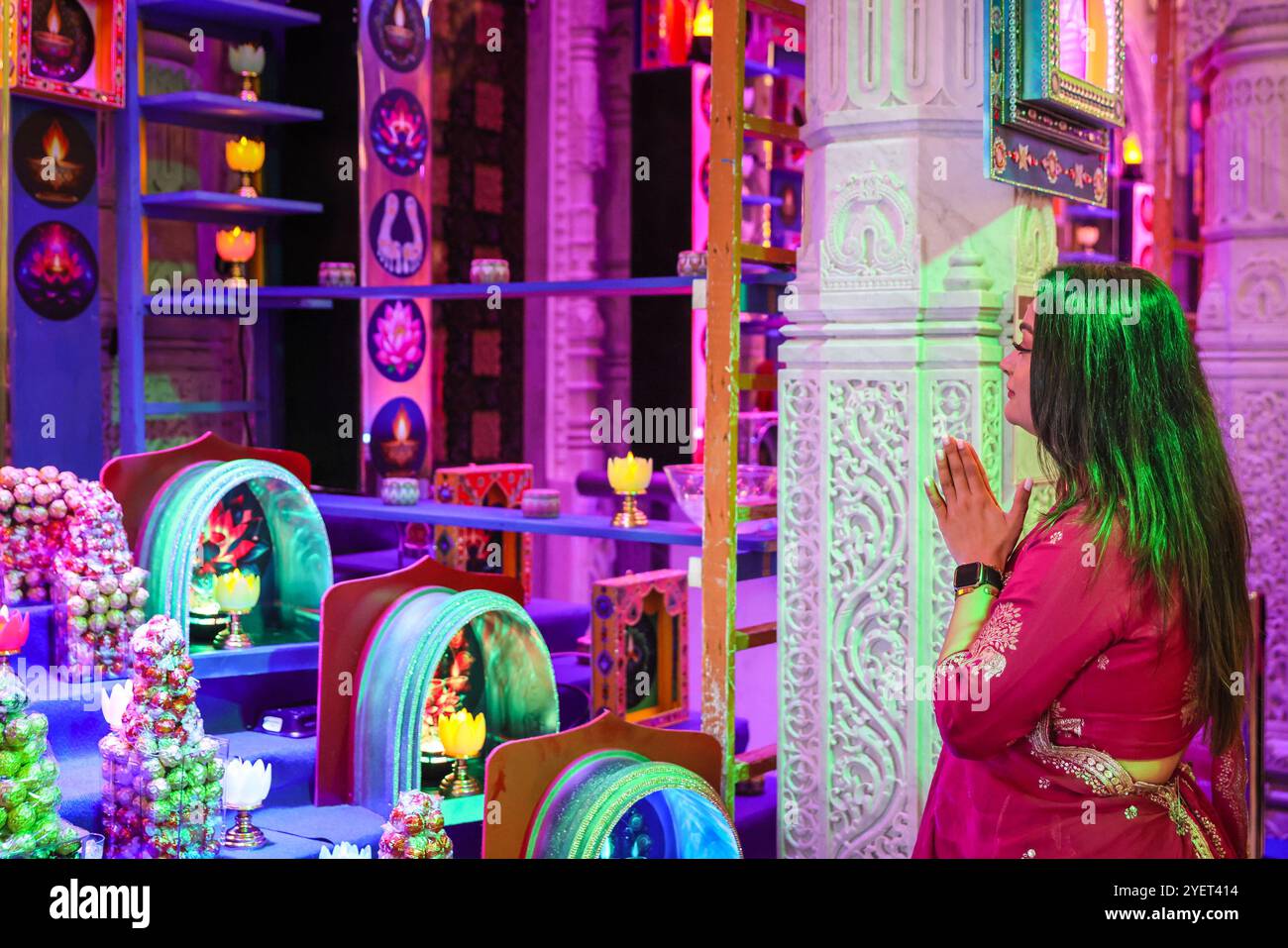 Mandir chamber hi-res stock photography and images - Alamy