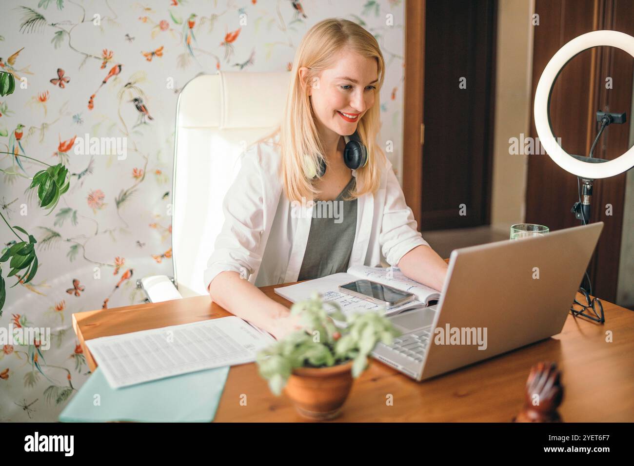Influence skills hi-res stock photography and images - Alamy
