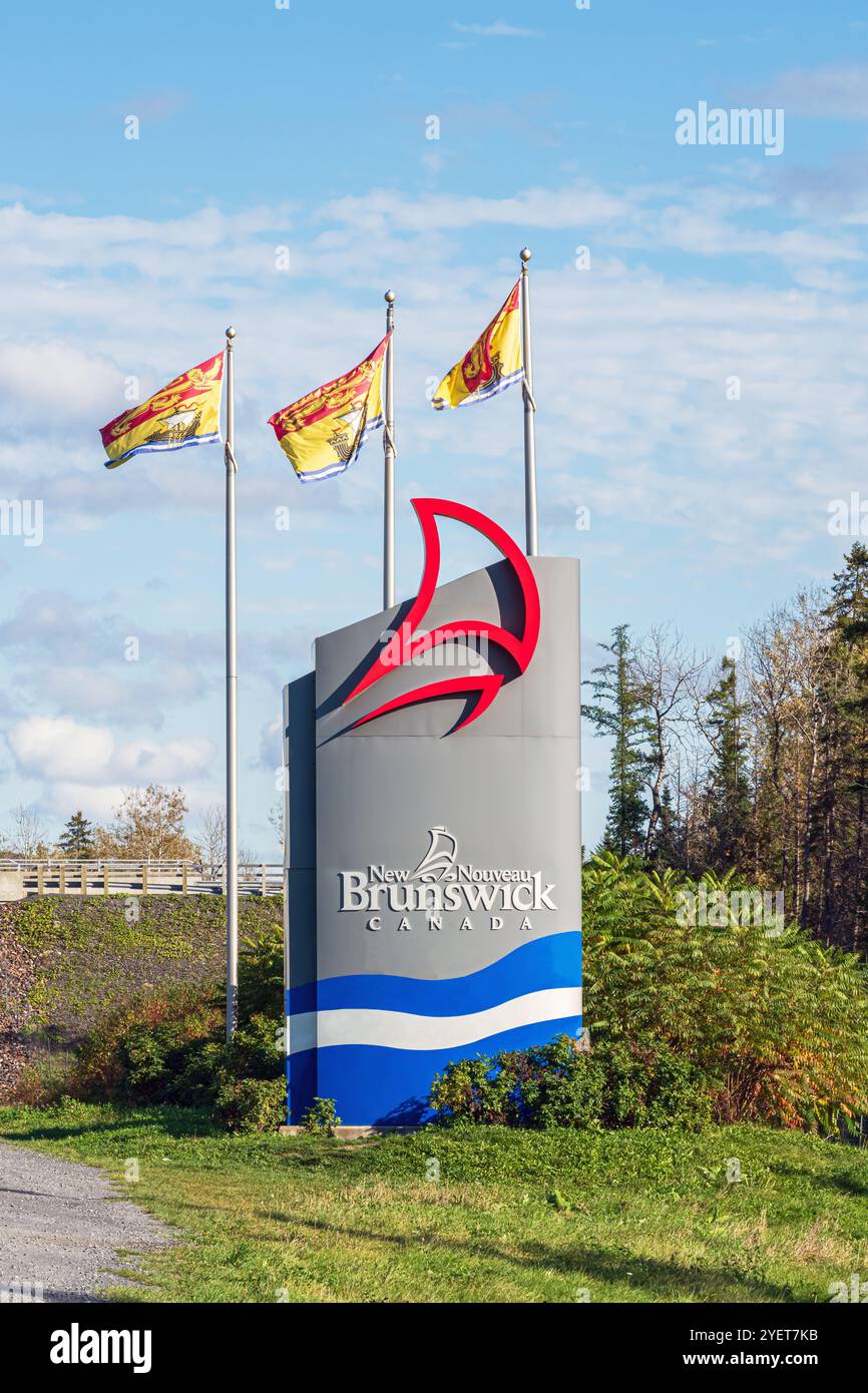 Welcome sign to the Province of New Brunswick at the Quebec New ...