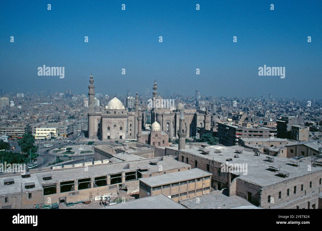 Cairo mosques 1980s hi-res stock photography and images - Alamy