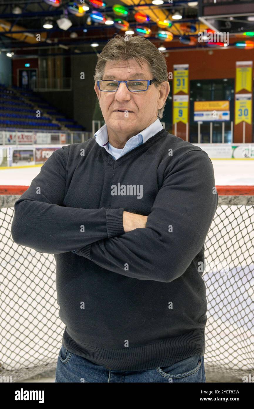 Portrait Equipment Master. Portrait of Guus BakkerMaterial s master for ...