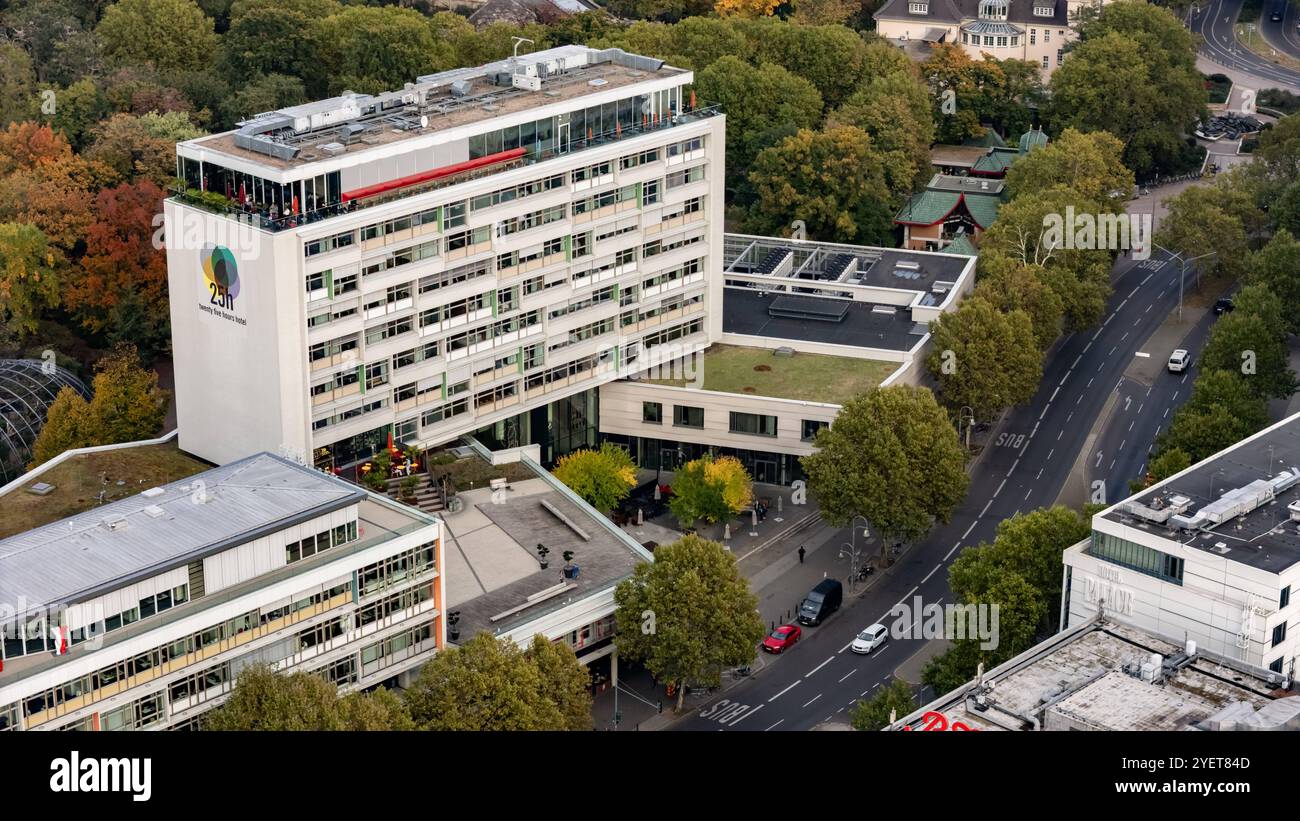 Drohnenansicht vom Bikini in Berlin am 20. Oktober 2024. Berlin Luftbilder *** Drone view of the ...